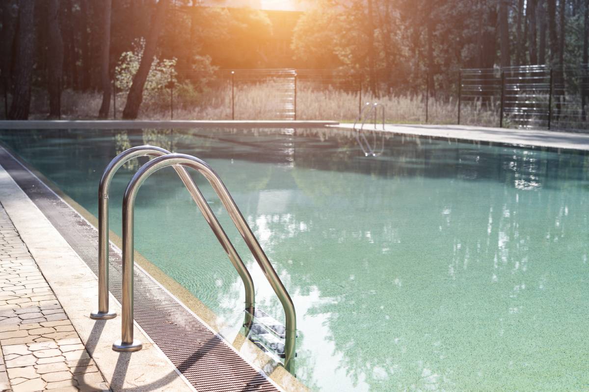 What are the Non-Chlorine Pool Maintenance Options? Pros/Cons?